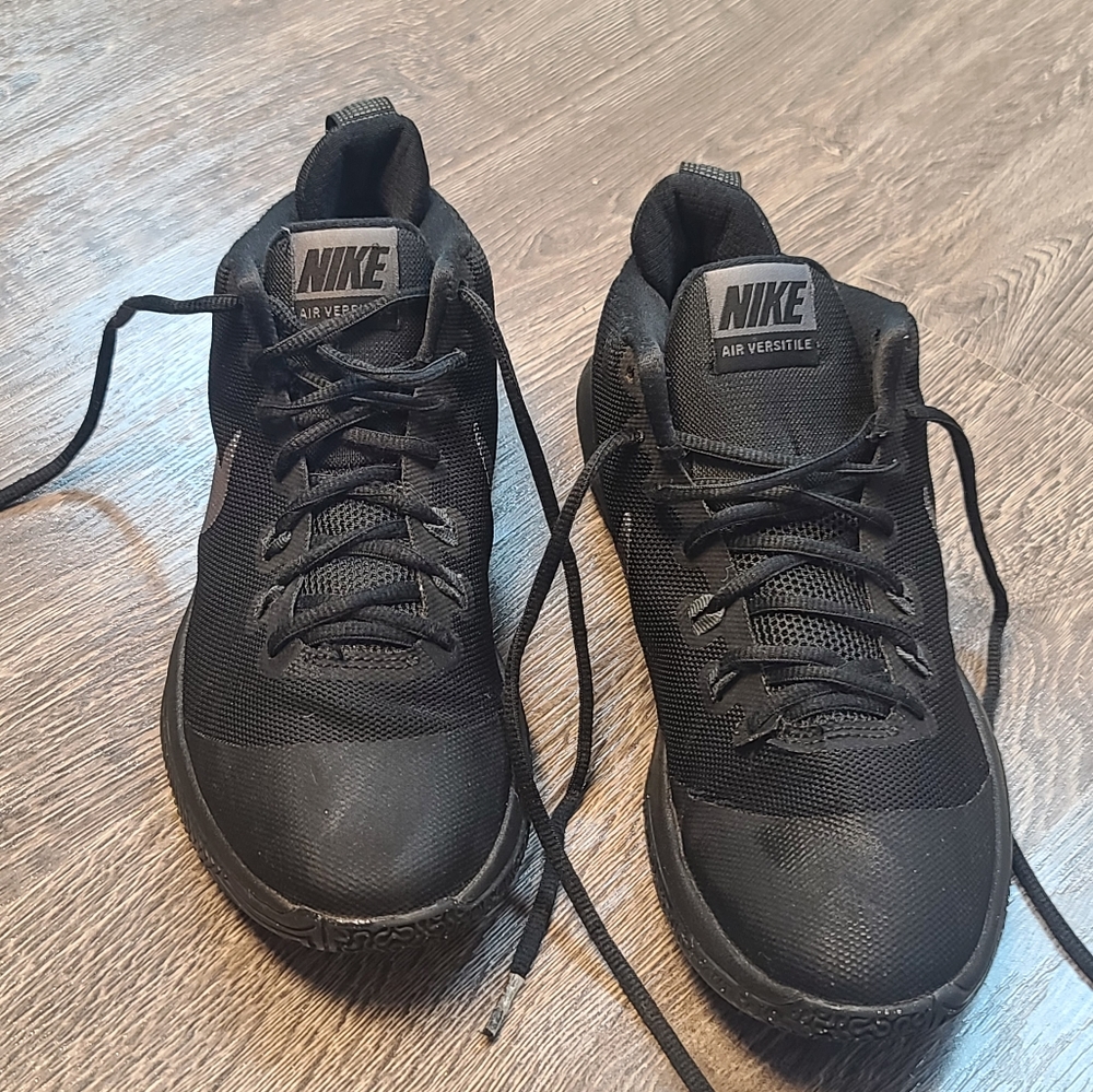 Nike Air Versatile I Basketball Shoes - Gem